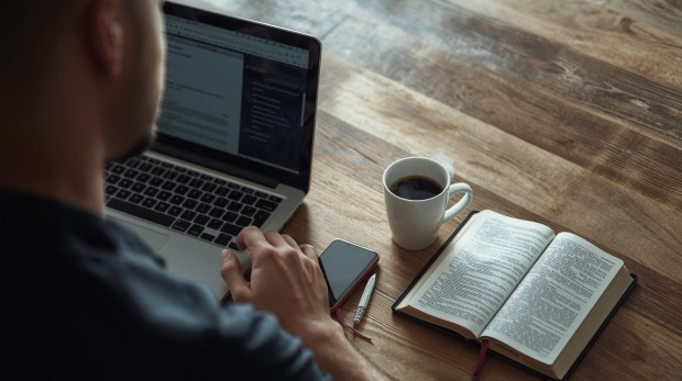 Blogging During the Holidays: When Fewer People Read (and Why You ...